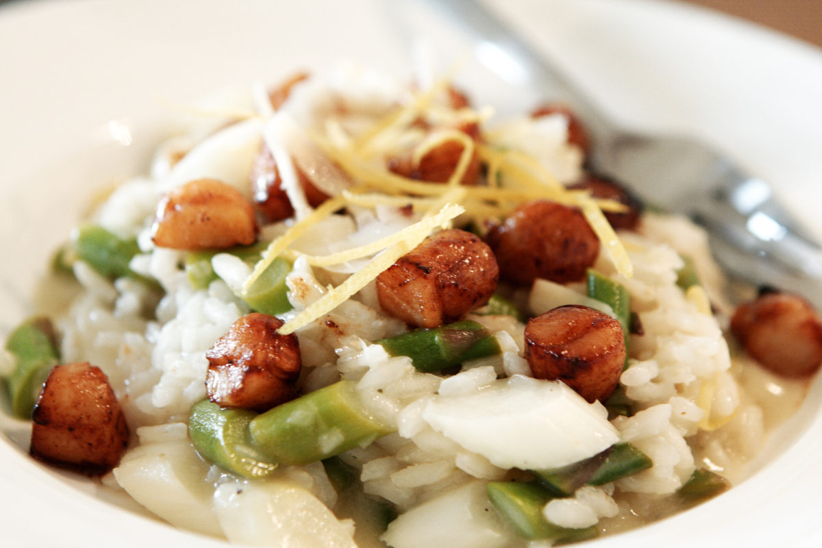 Citron risotto med asparges og kammuslinger » Grill & Kokkerier