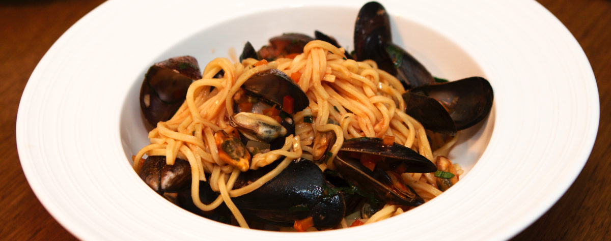 Dampede Limfjords-blåmuslinger med pasta » Grill & Kokkerier